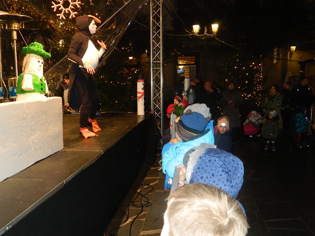 Pingvin Pingo zabaval otroke v Pravljičnem Celju (video) - Celje.info