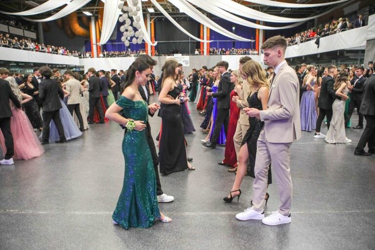 Z maturantskega plesa I. gimnazije v Celju (video) - Celje.info