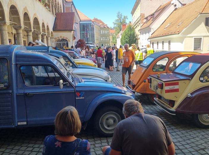 Celje preplavili "spački" - Celje.info