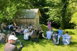 Dijaki po poteh Alme Karlin - Celje.info